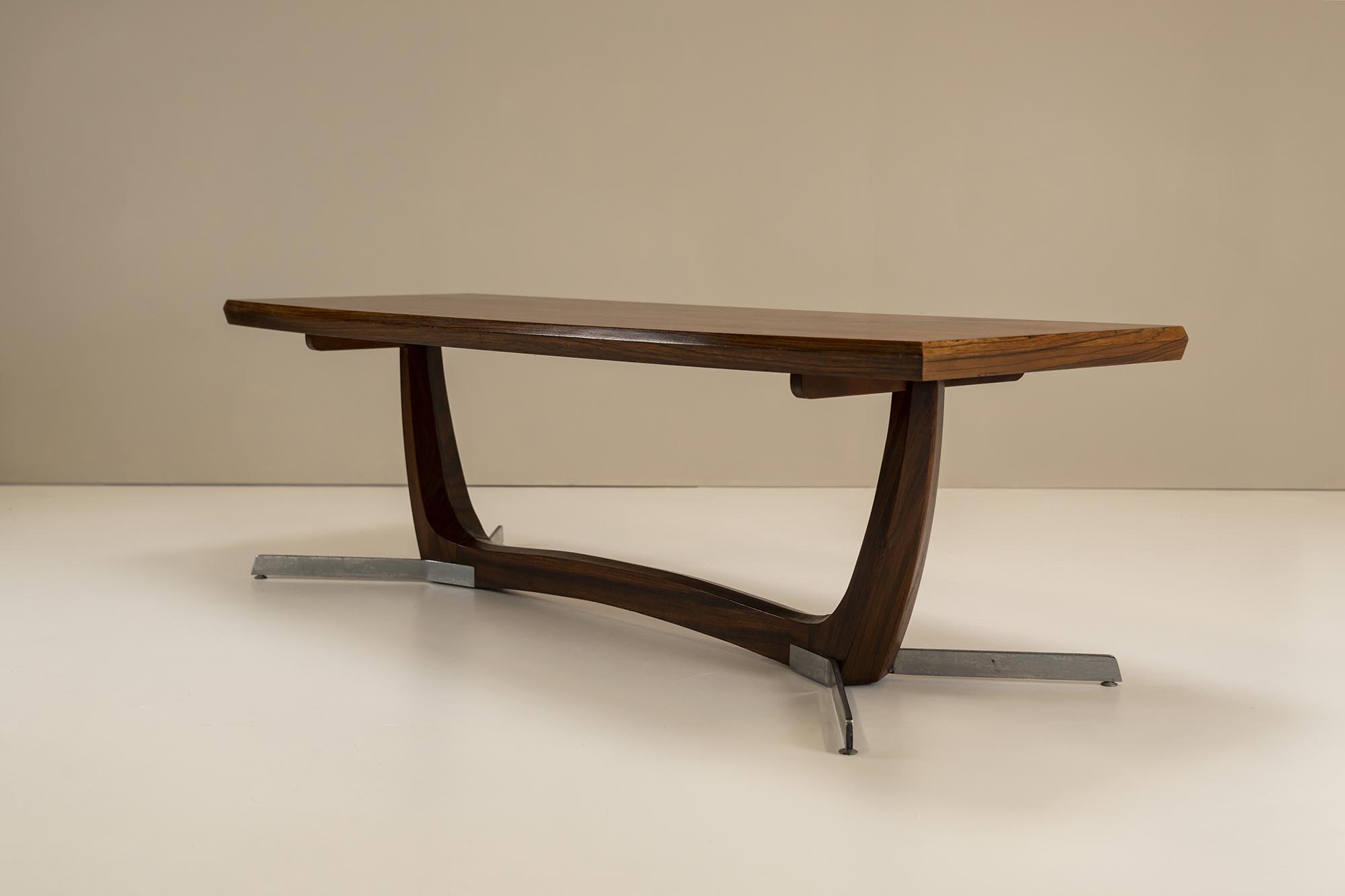 Architectural Large Coffee Table in Rosewood Veneer and Metal, 1960s ...