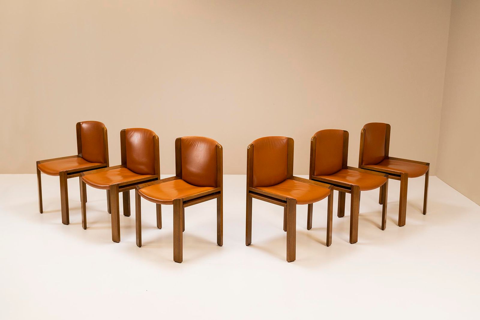 Joe Colombo 'Model 300' Dining Chairs in Oak and Leather for Pozzi ...