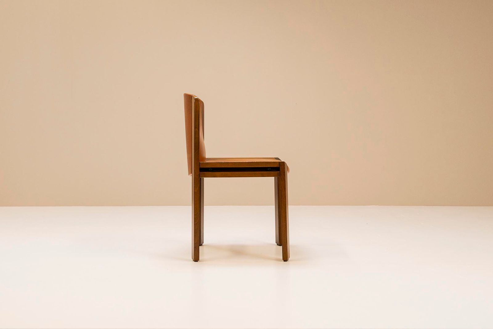 Joe Colombo 'Model 300' Dining Chairs in Oak and Leather for Pozzi ...