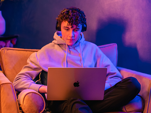 Bespoke virtual work experience for employers | Partner with Springpod