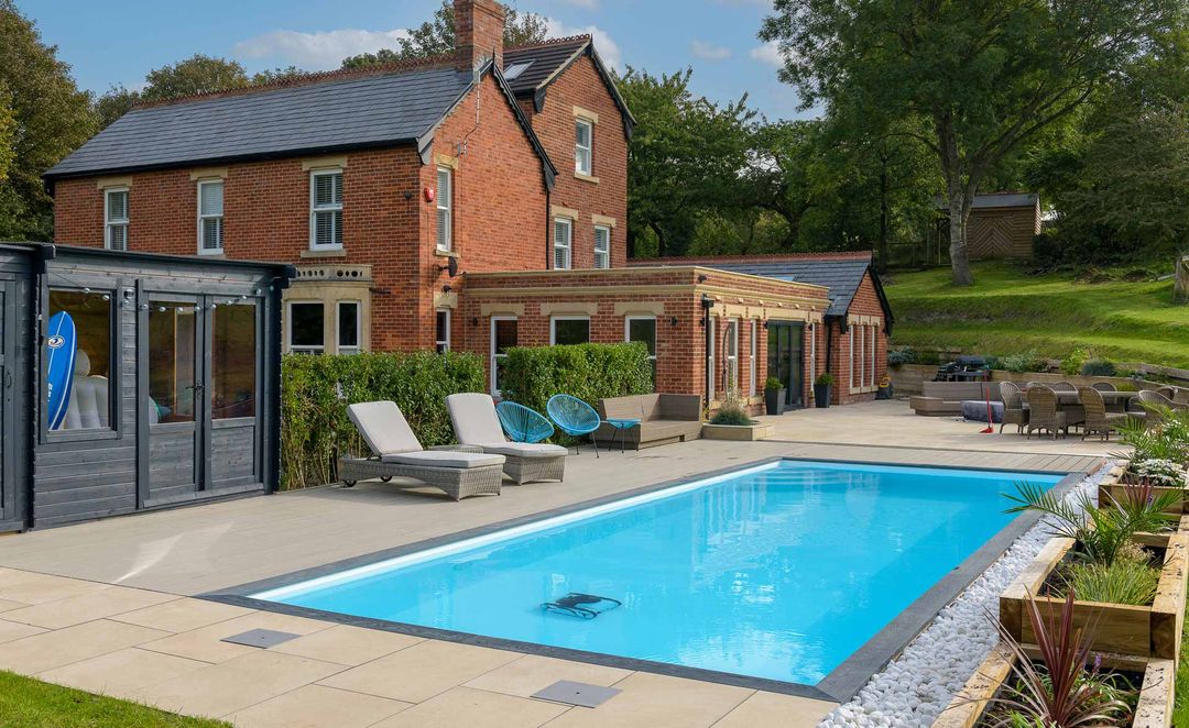 Hot Tub People | Hot Tubs & Pools | HTP Group