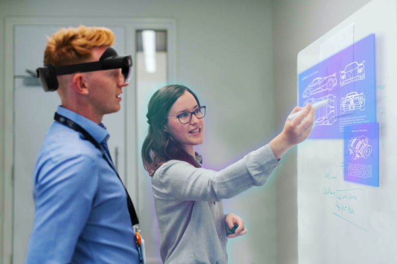 Microsoft VP Suggests HoloLens 3 Update