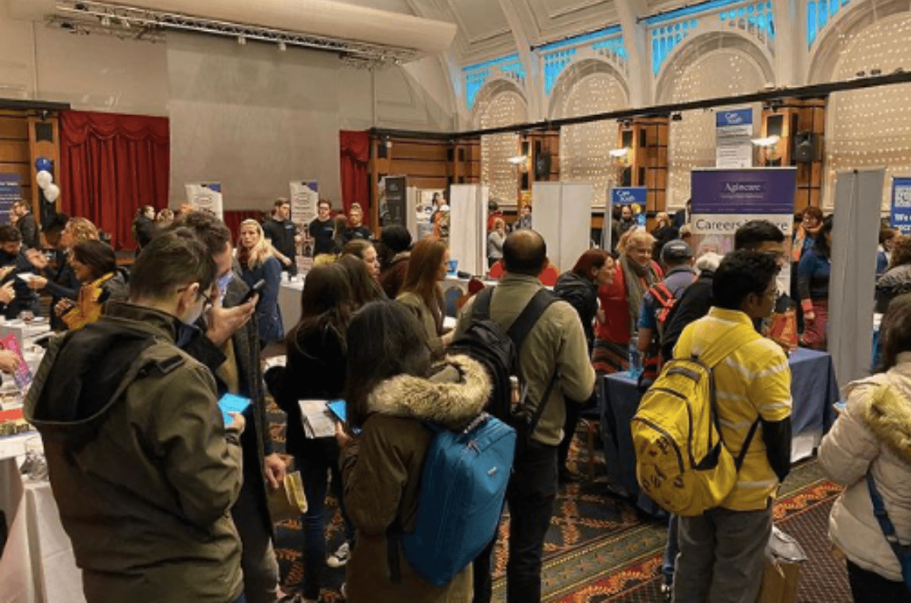 The Benefits of Attending a Careers Fair VS Online Applications | The ...