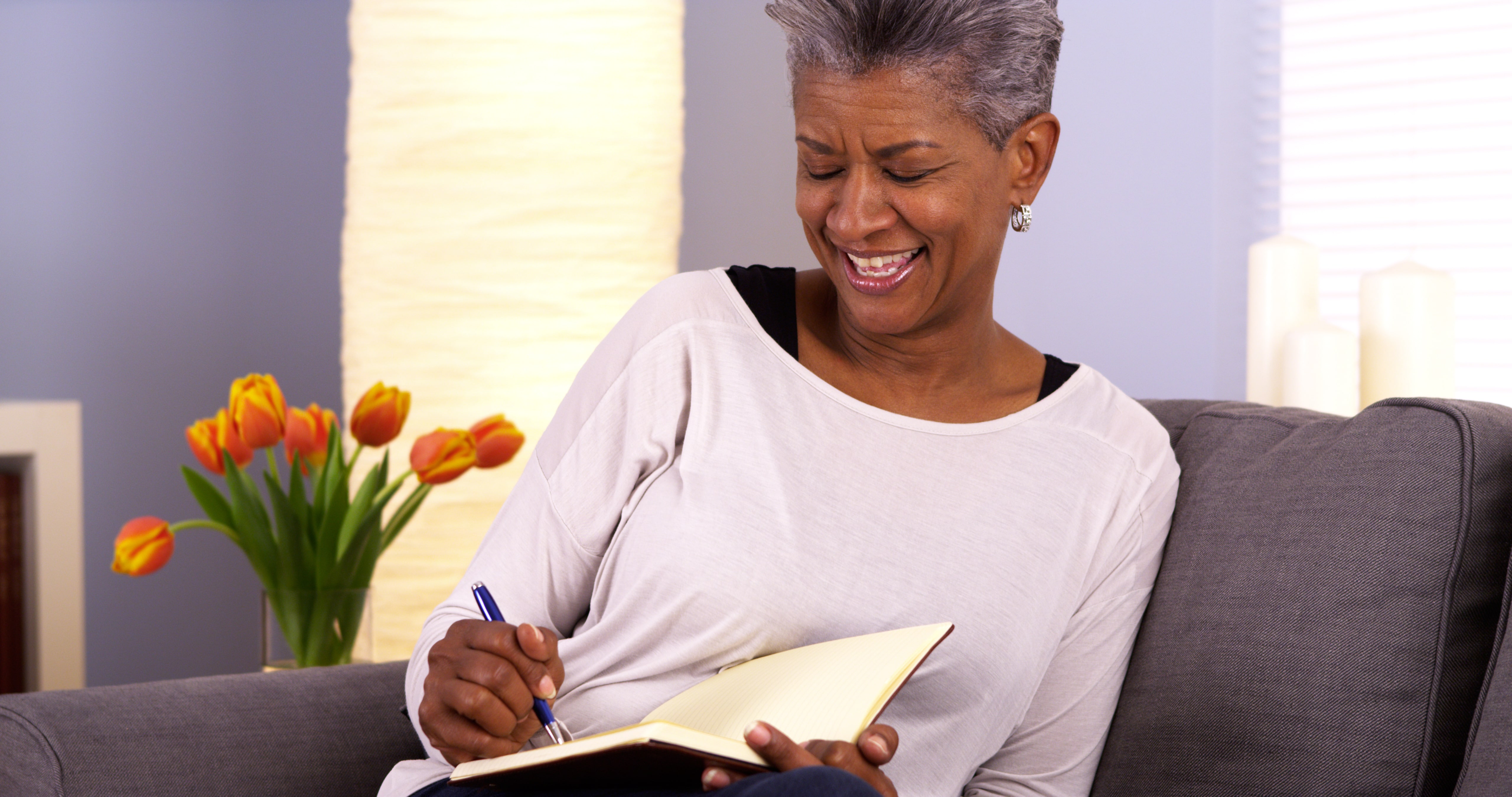 12 Tips for Journaling in Your Assisted Living Apartment