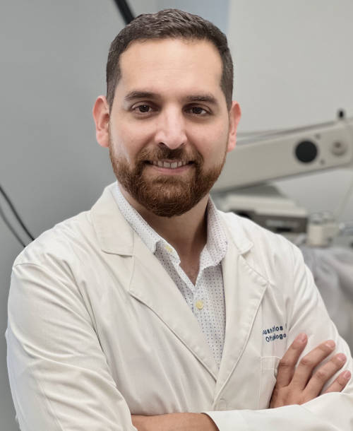 Dr. Danko Araya Cádiz | OFTAMEDICA
