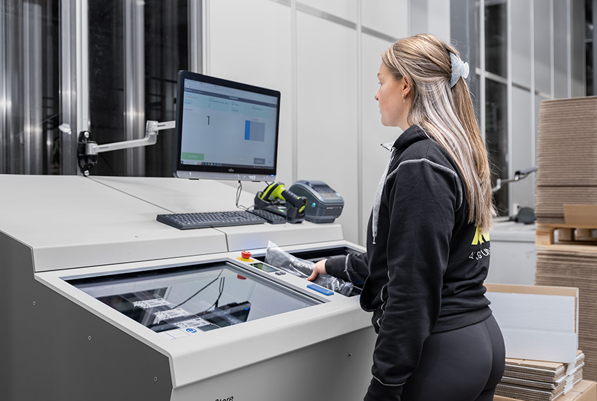 Highly Flexible Warehouse Workstations | AutoStore Ports