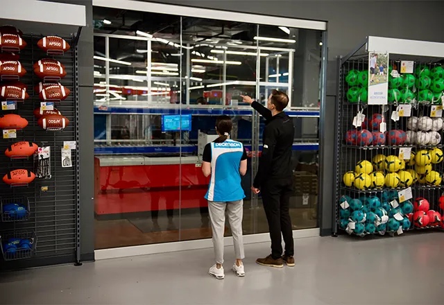 Retail Warehouse Automation and Robots | AutoStore