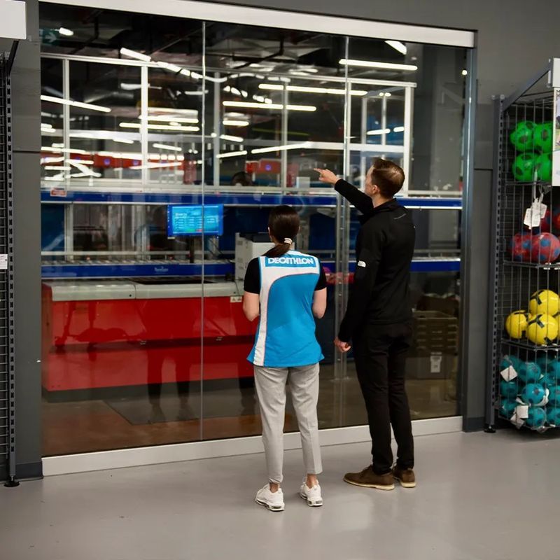 Retail Warehouse Automation and Robots | AutoStore
