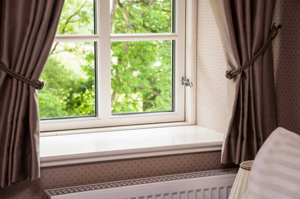 What's the Difference Between Single Hung vs Double Hung Windows?