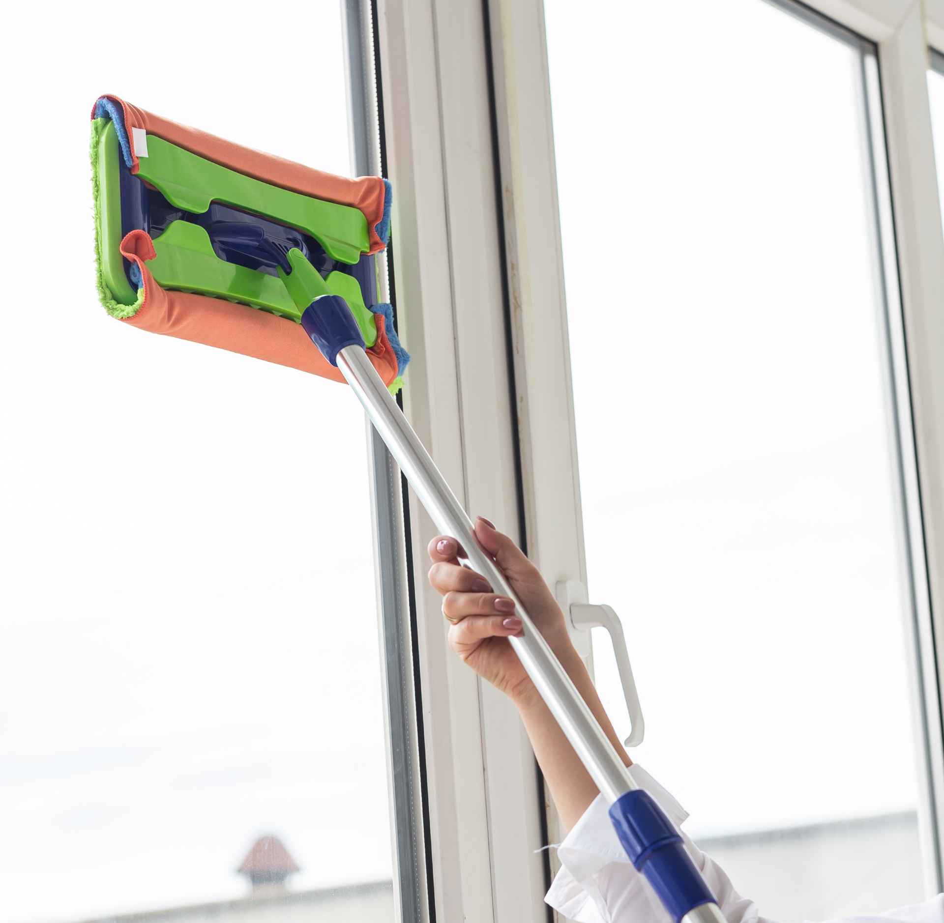 Proper Vinyl Window Care: Do’s and Don’ts