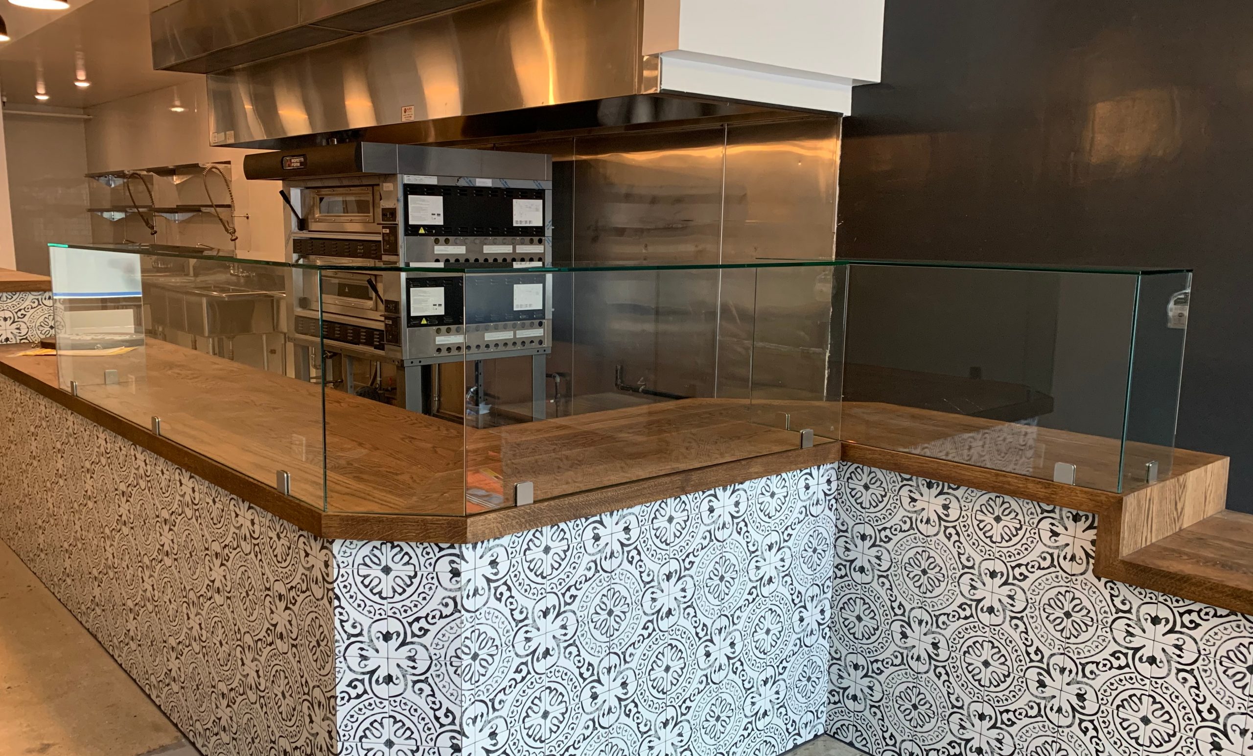 Commercial Glass & Mirror for Restaurants & Bars