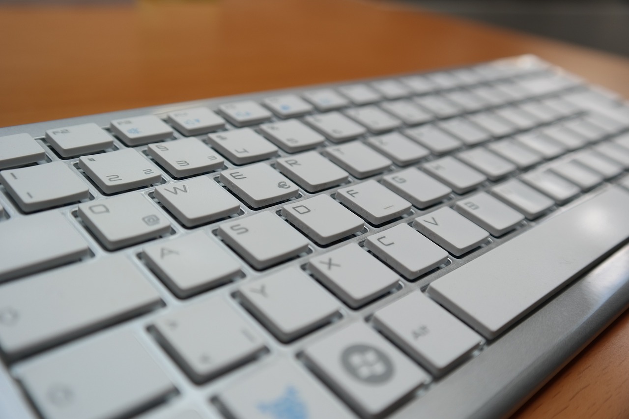 Delia Academy | Articles | Pourquoi j'utilise un clavier QWERTY