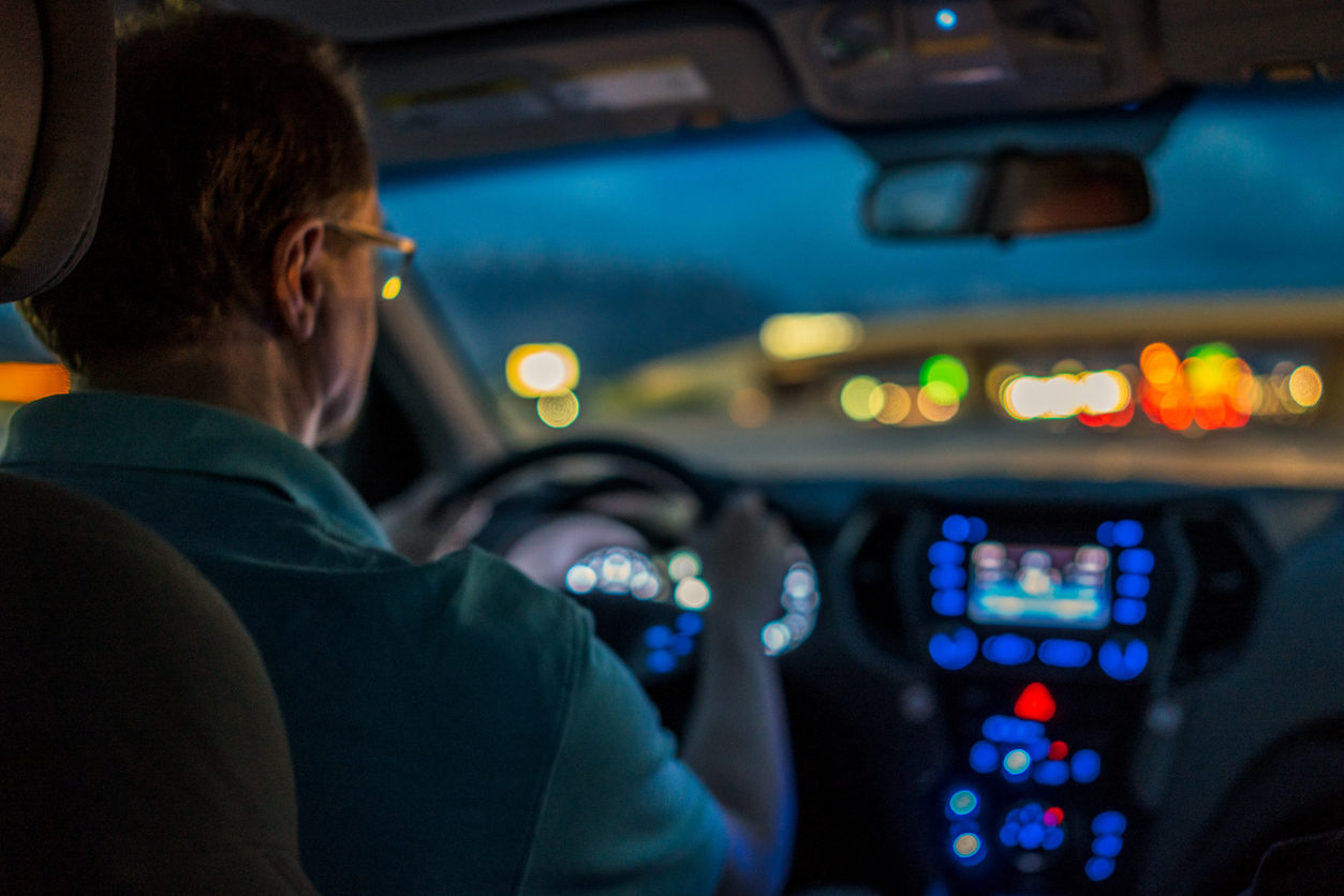 GoGo Blog: The Dangers of Driving at Night