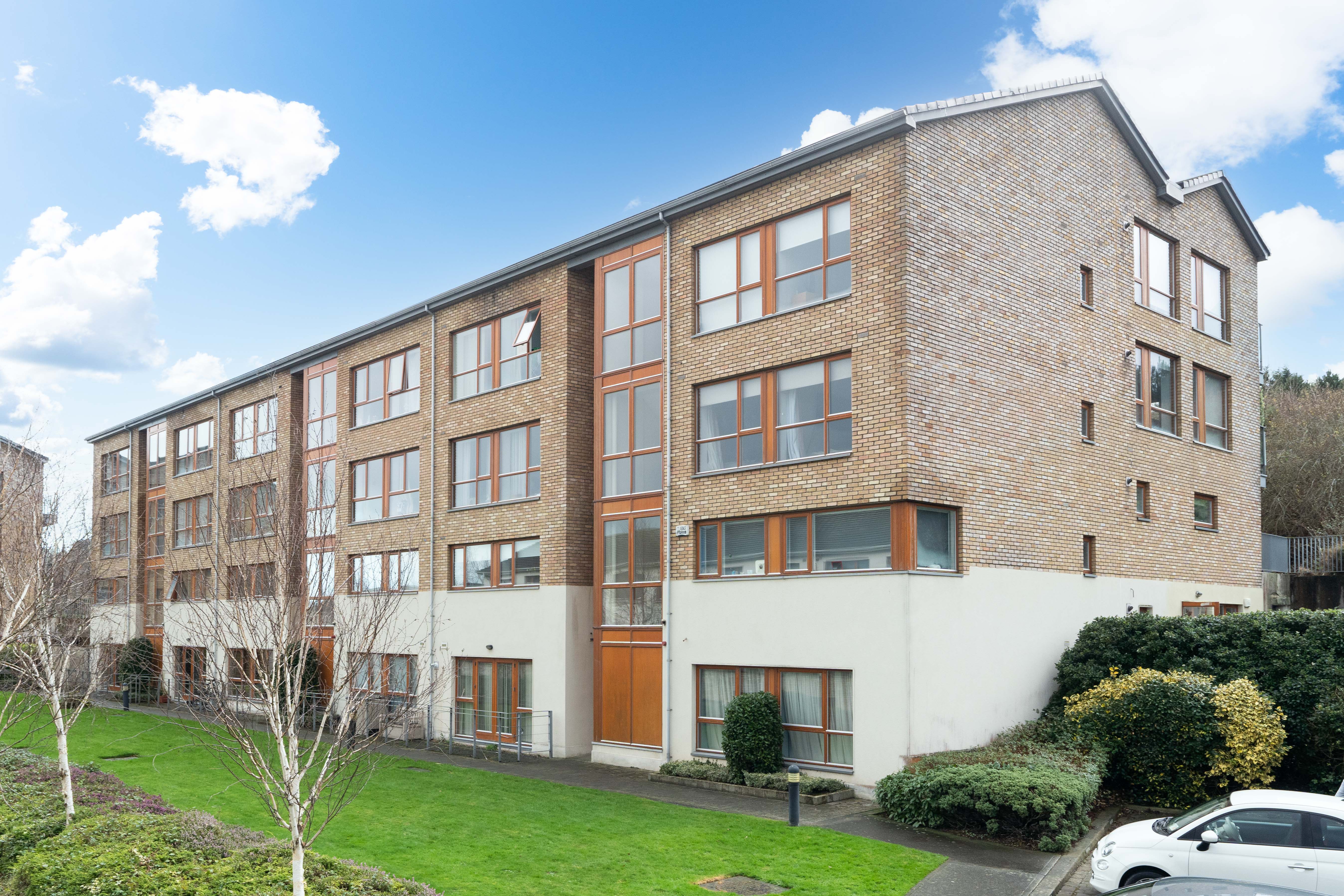 16 Woodside Hall, Ticknock Park, Ticknock, Dublin 18 | Mullery O' Gara