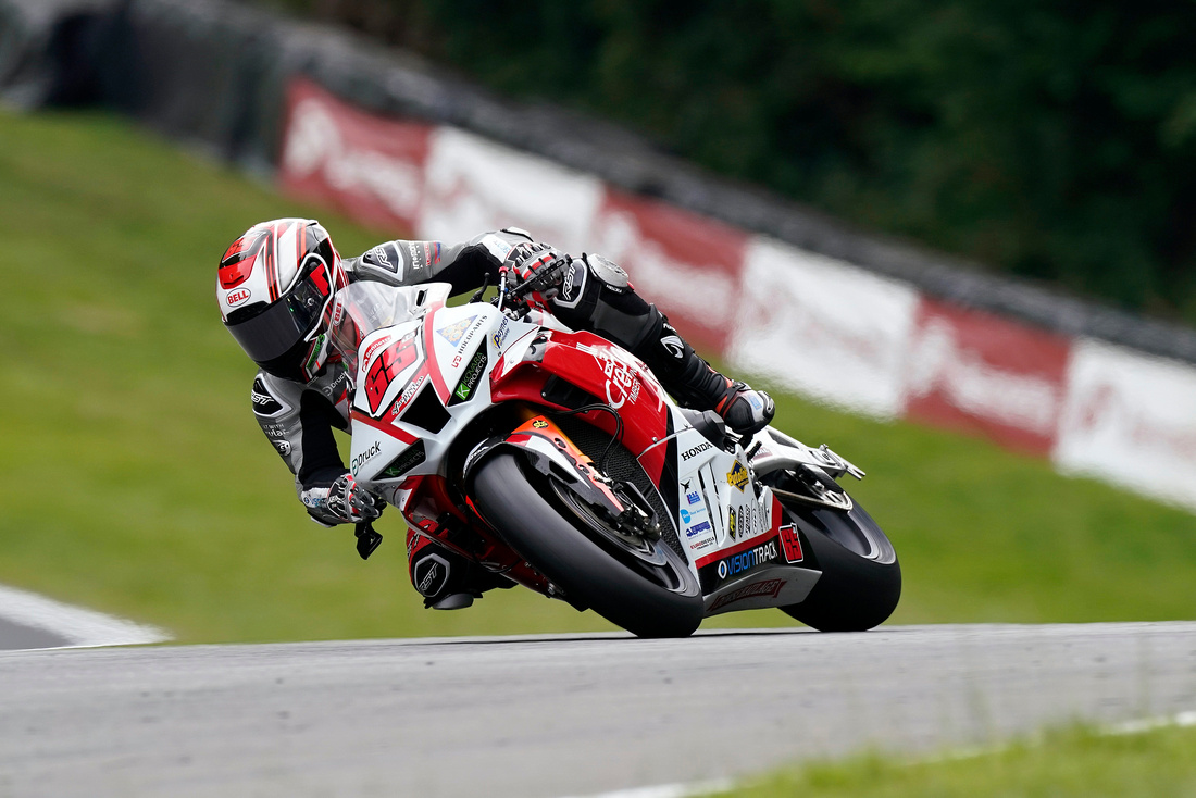 Hawk duo add to points tallies in mixed conditions at Brands Hatch