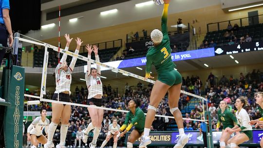 Seawolves volleyball takes No. 1 division II spot in front of nearly 4,000 people