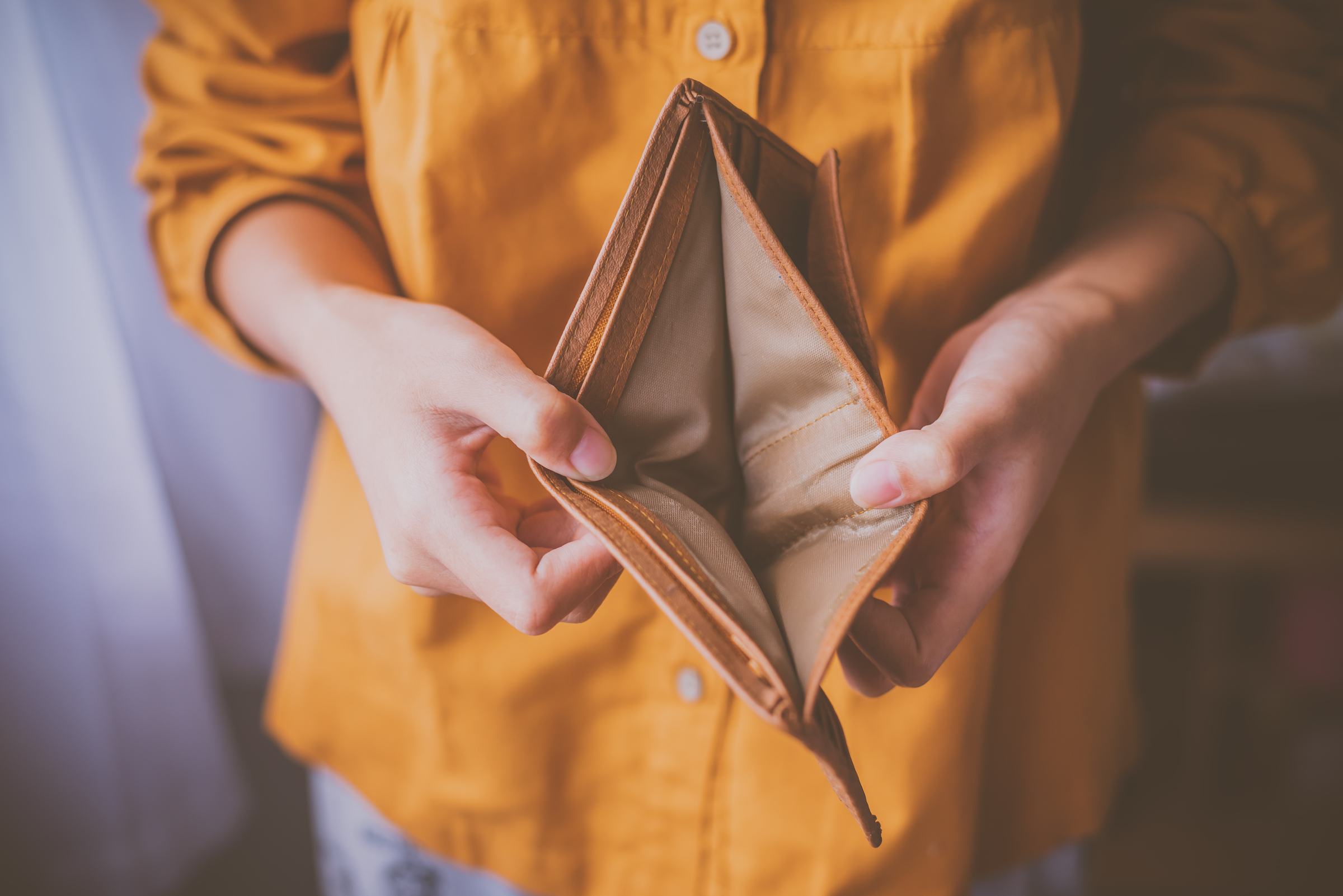 What stops ordinary Americans from developing good savings habits?