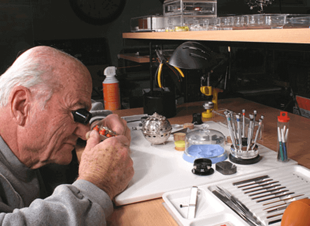 After 35 Years, a Watchmaker Returns to the Trade He Loves