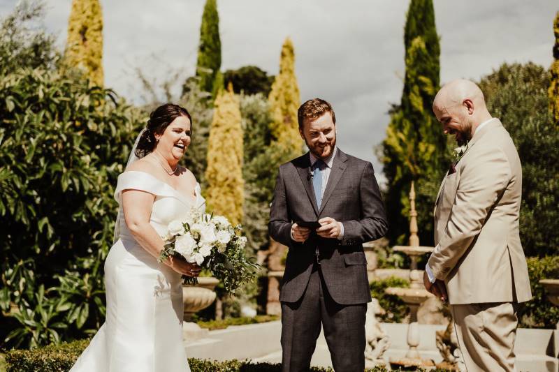 Guide to Wedding Celebrants in Wellington. Updated 2024