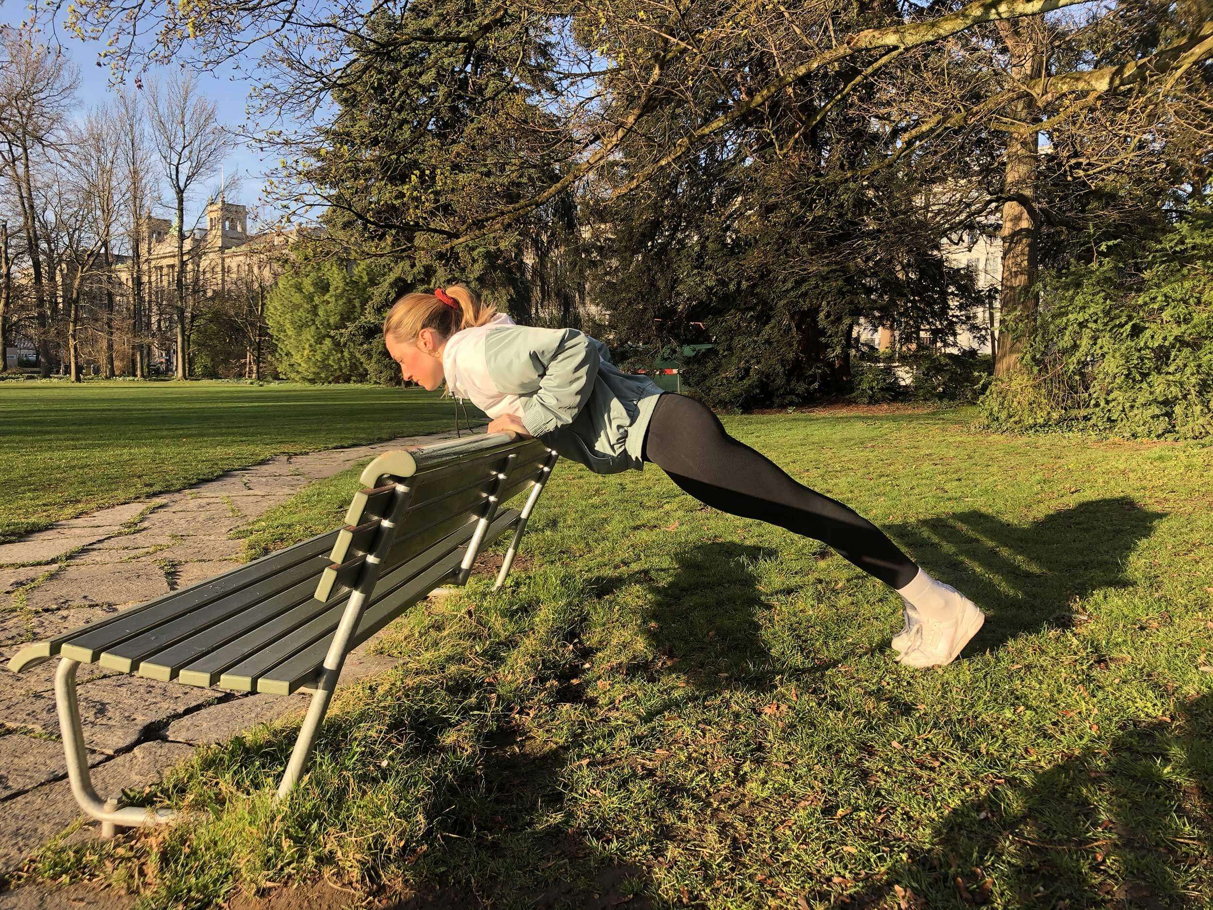 7 Übungen für Fitness im Freien