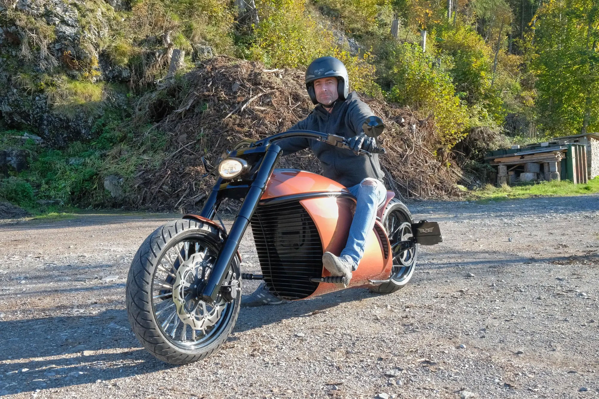 Schweizer baut krassesten Elektro-Chopper