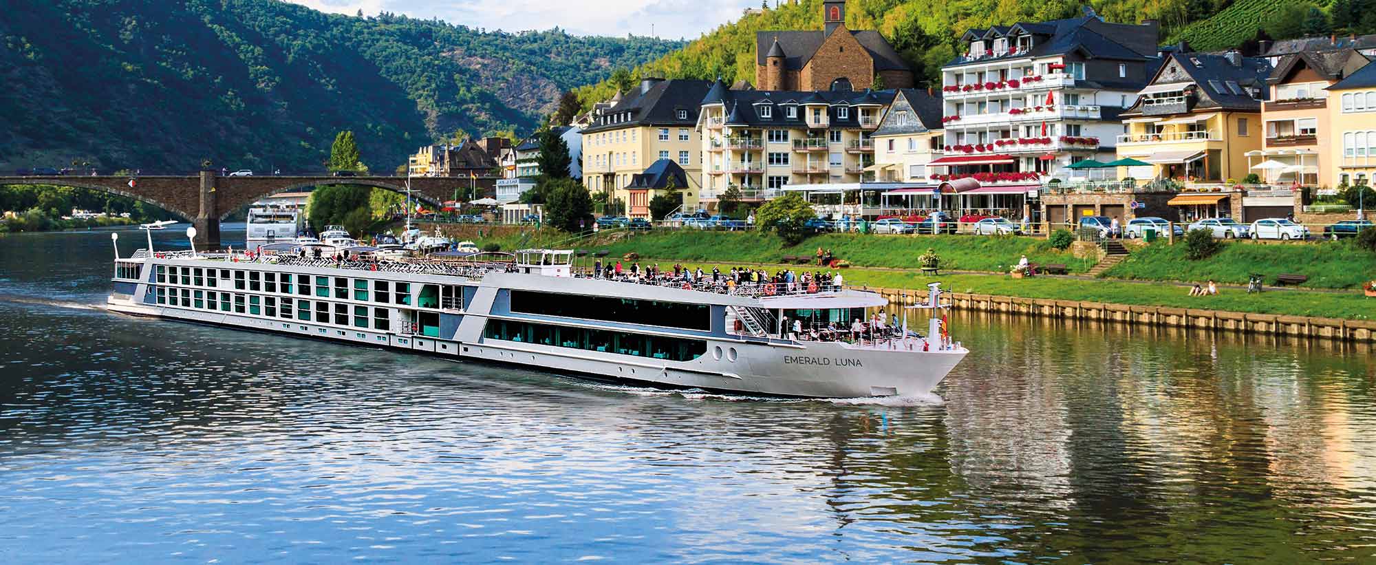 Emerald Luna | Emerald Cruises | GoRiverCruise