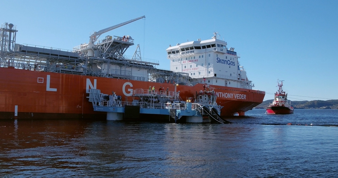 Floating Jettyless vs Fixed Infrastructure