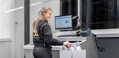 Goods-to-Person Order Fulfillment (G2P) | AutoStore