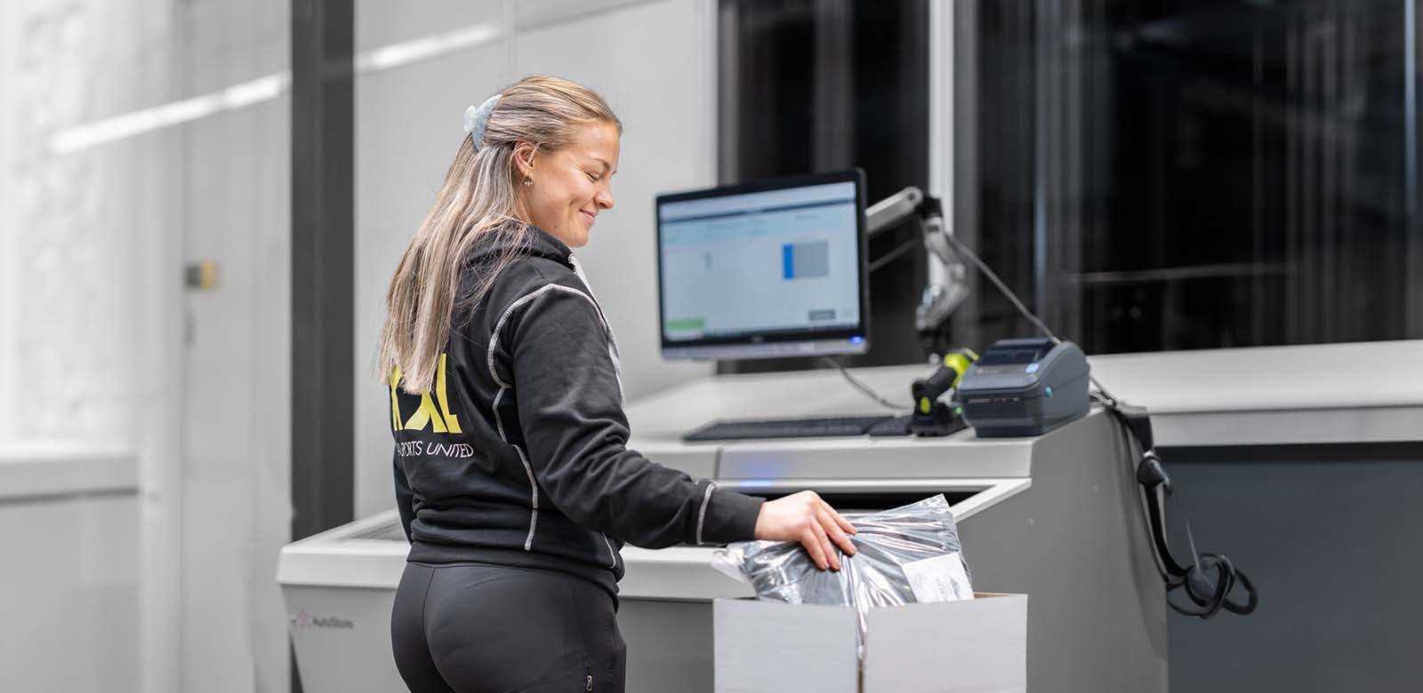 What is Goods-to-Person Order Fulfillment (G2P)? A Guide