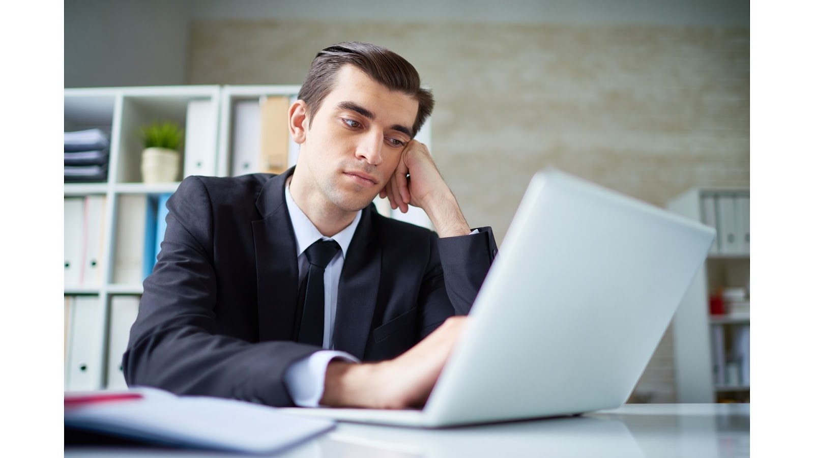 How to Create the Right Email Tone: 10 Rules To Follow For Effective Emails