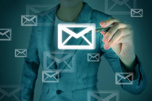 how to combine multiple emails into one in outlook