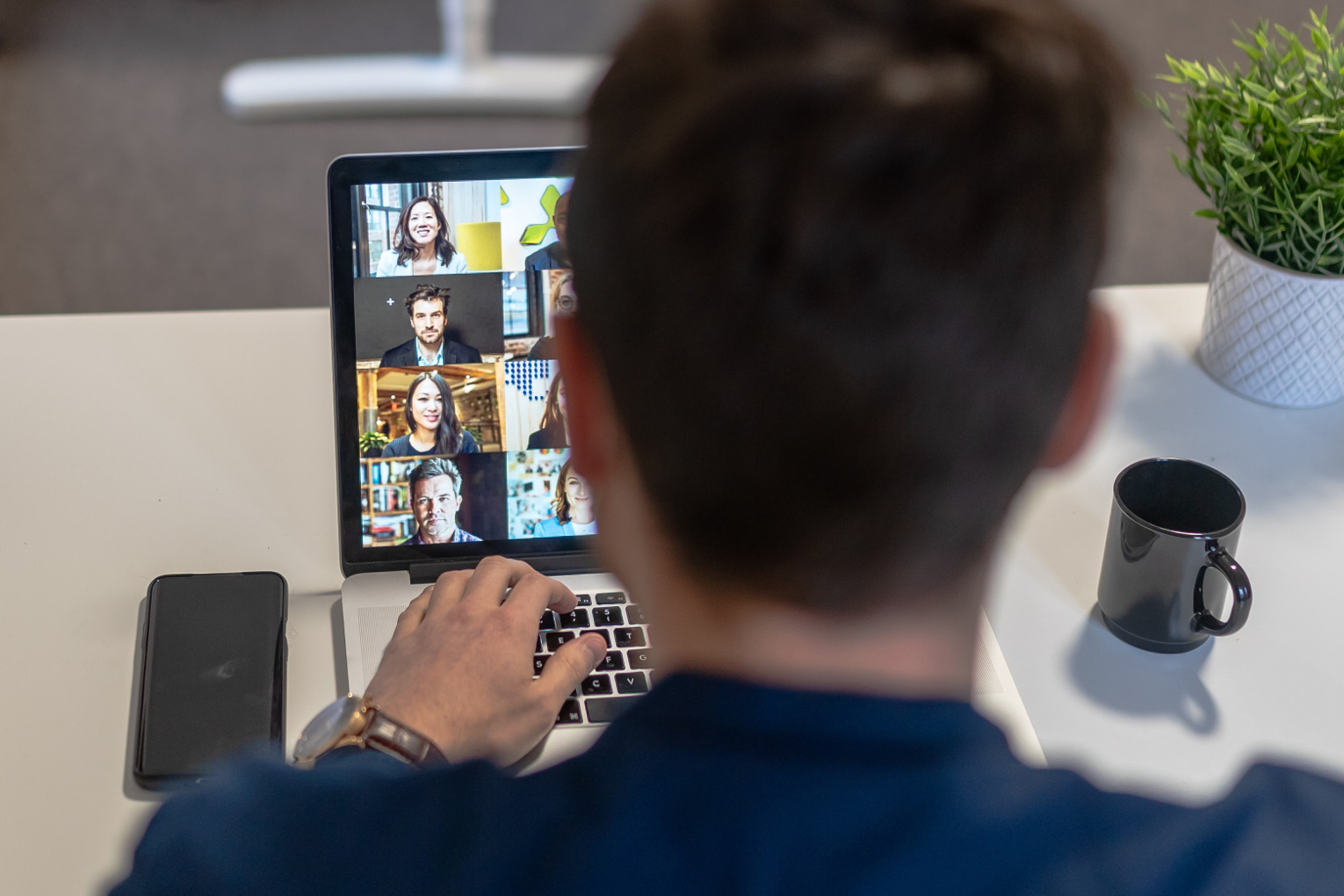 Remote vs. distributed teams: How do they differ? | Surf Office