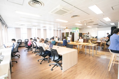 10 Best coworking spaces in Osaka, Japan | Surf Office