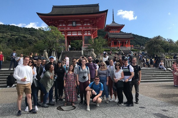Walking Tour in Kyoto, group teambuilding activity | Surf Office