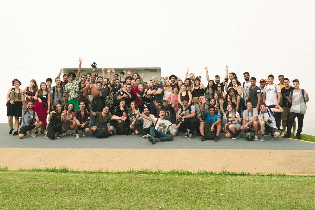 22 Fun energizers for large groups (with instructions) | Surf Office