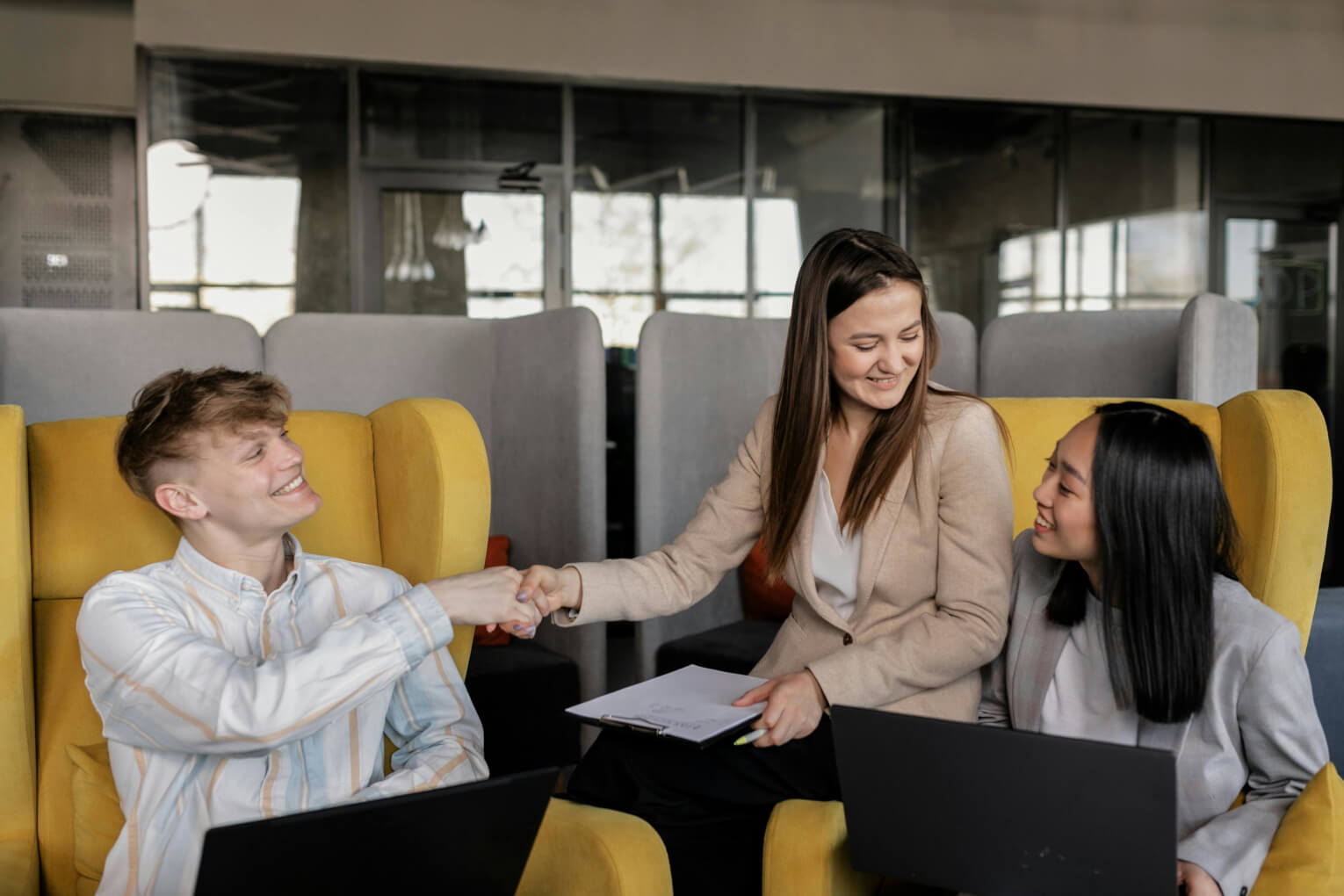 26 Employee incentive ideas (non-monetary & monetary) | Surf Office