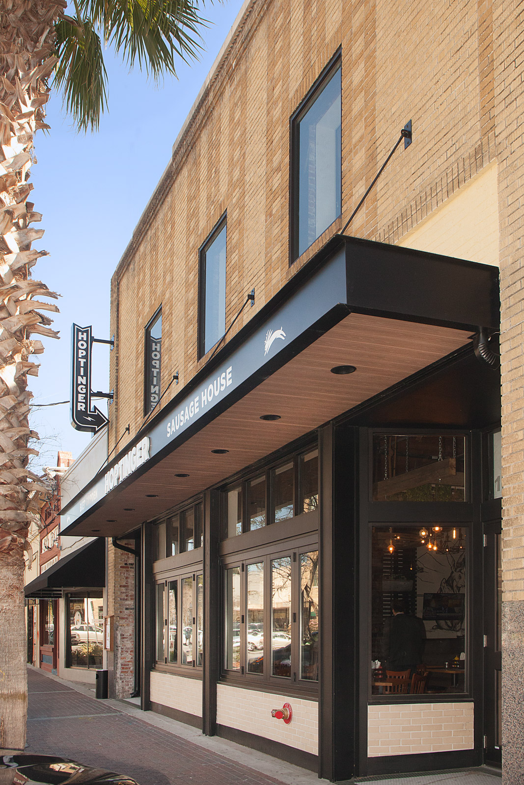 Hoptinger | Harbinger Sign