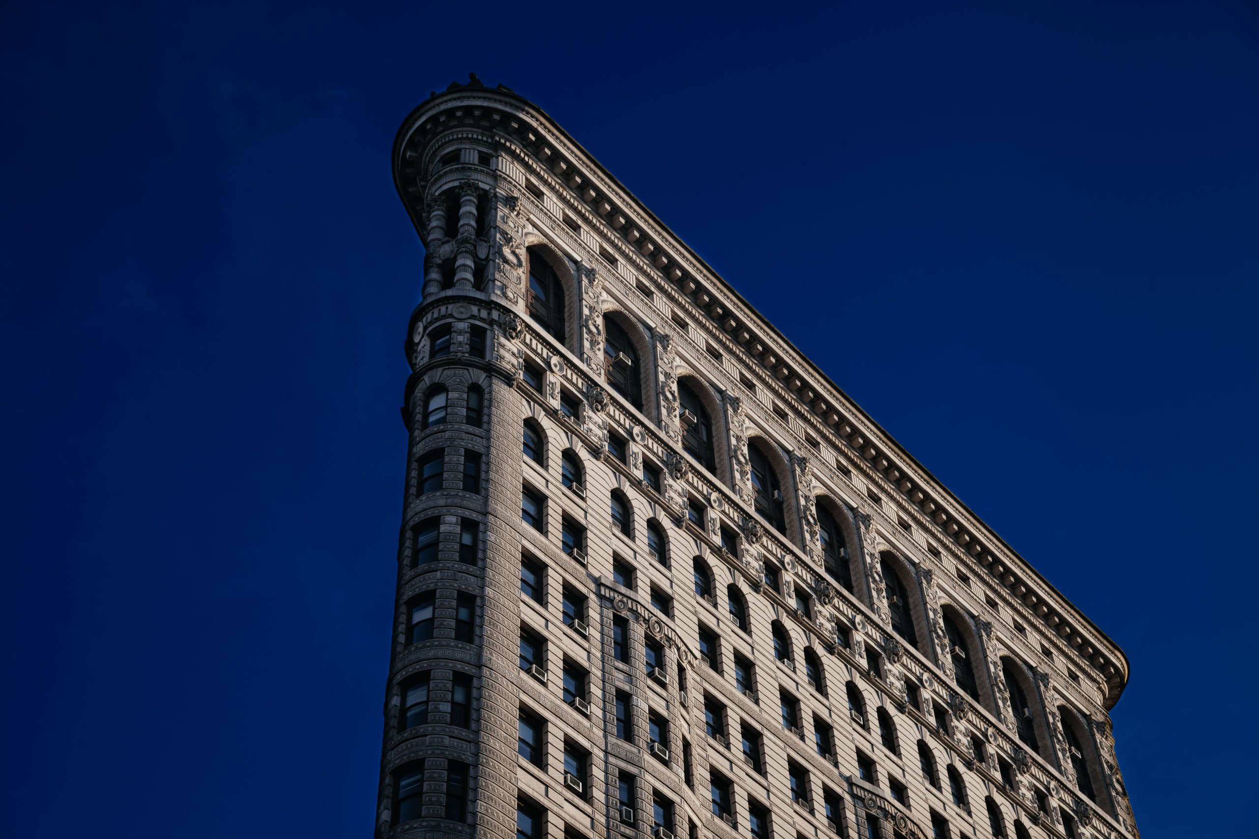 The Flatiron Building - The First Skyscraper | PocketBuildings
