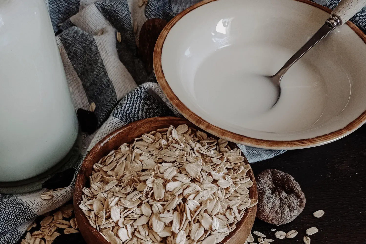 Is Oat Milk Inflammatory? 8 Milk Alternatives (& What To Avoid)