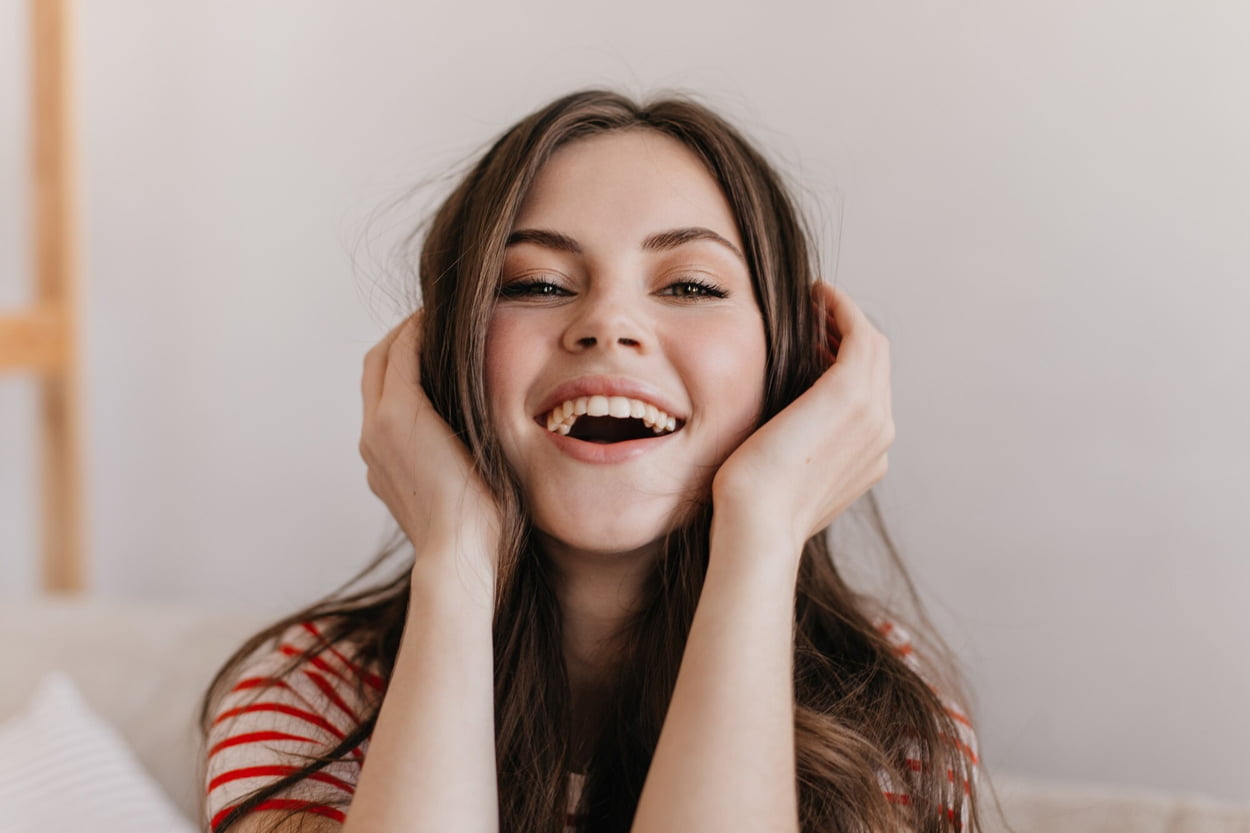 Sparkling Smiles: 4 Healthy Ways to Take Care of Your Teeth - Salud Juicery