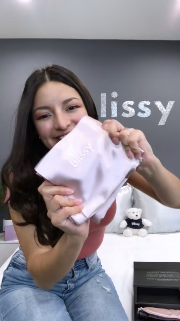 14 Best Snapchat Marketing Strategies & Growth Hacks for Brands (2024)