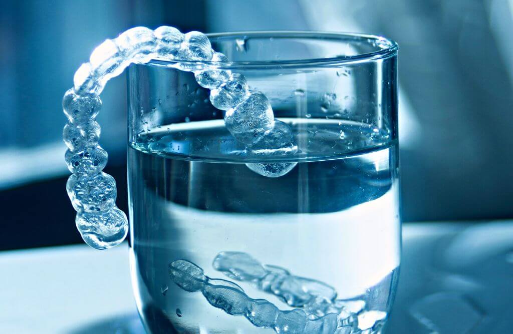 10 Important Do's and Don'ts To Follow With Invisalign - Smiles By ...