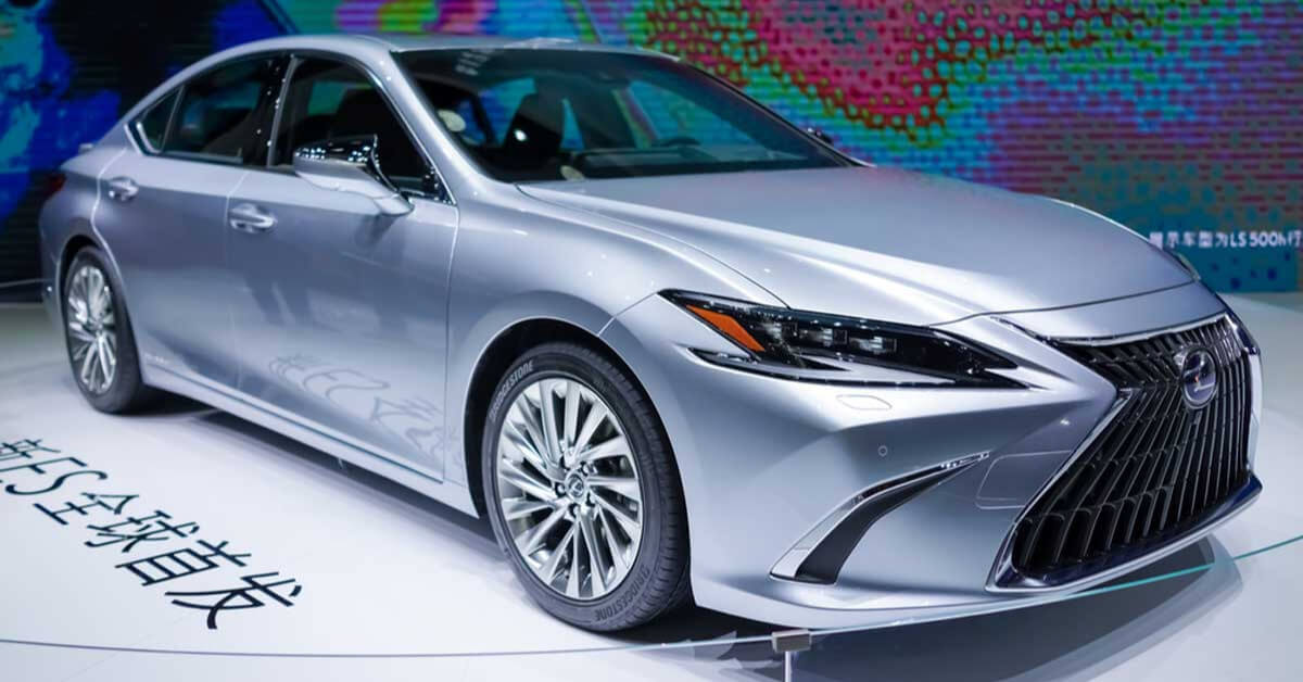 Best Tires For Lexus ES - Complete Guide | CarShtuff