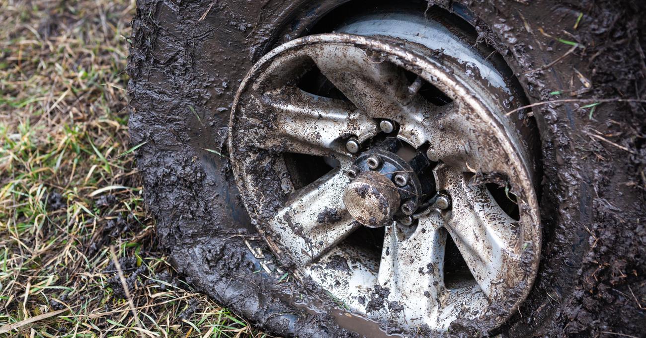 How To Remove a Tire From a Rim | CarShtuff