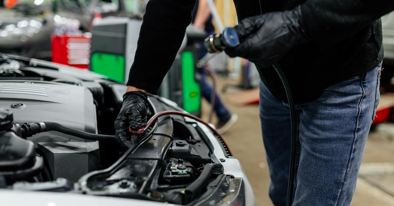Removing Freon From Your Vehicle Without A Recovery Machine (Step-By-Step)
