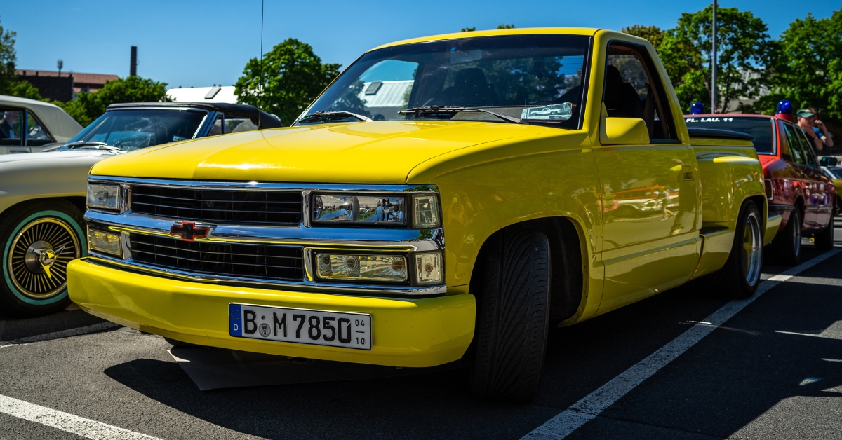 Chevy C1500 Vs GMC K1500 (List Of Differences) | CarShtuff