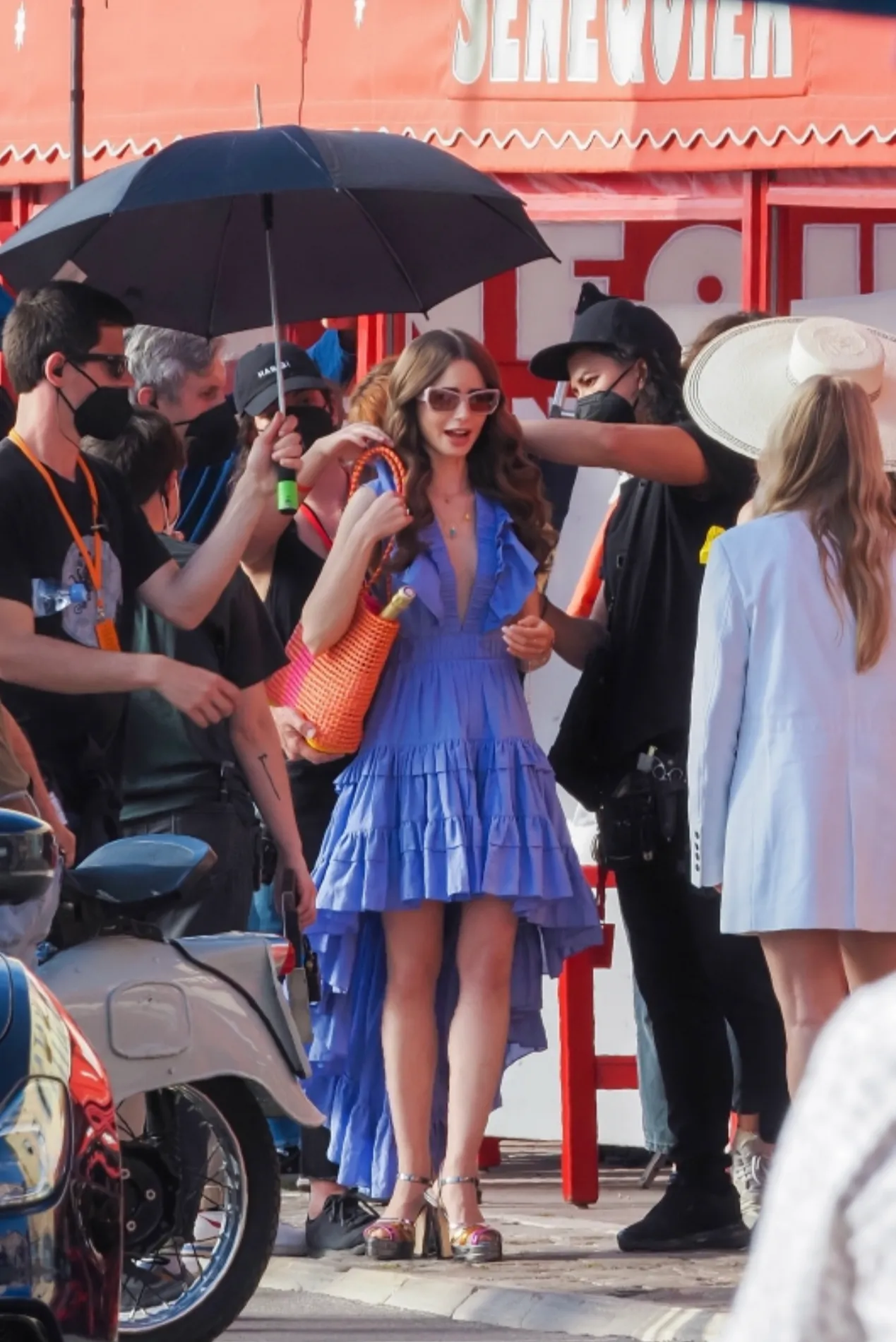 Instant beauté avec le coiffeur de l'actrice Lily Collins