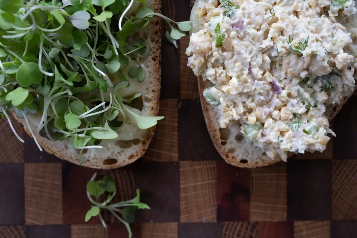 Easy Smashed Chickpea Sandwich (Vegetarian Tuna Melt)