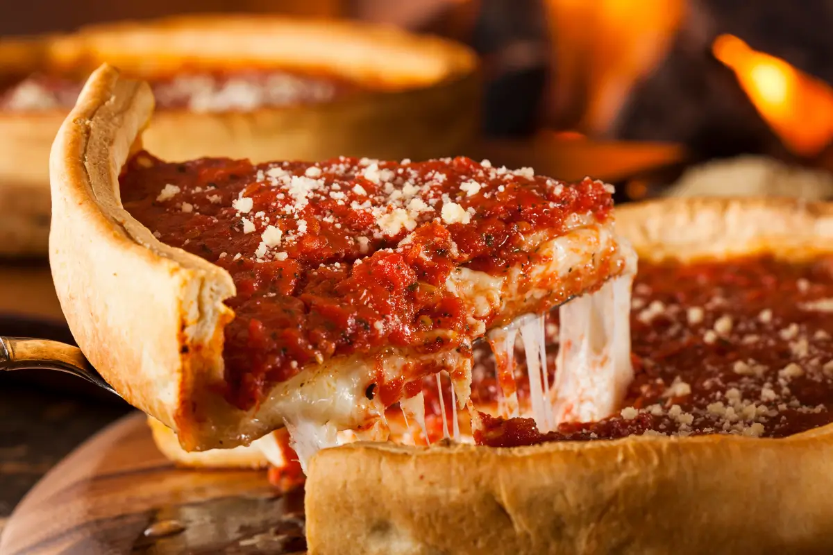 Detroit vs Chicago Style Pizza: Main Differences