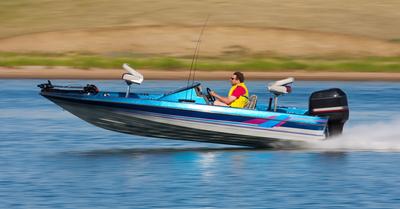 Average Fishing Boat Speed (How Fast Can They Go?)